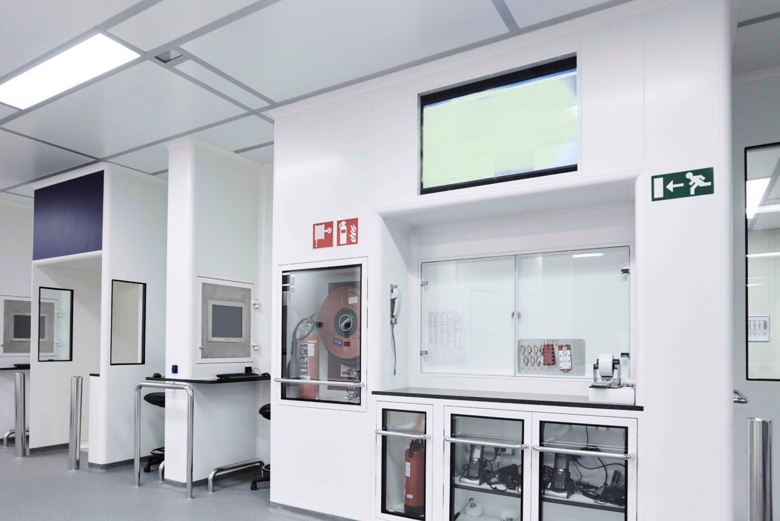 Info Corners and Workstations – Cleangrad